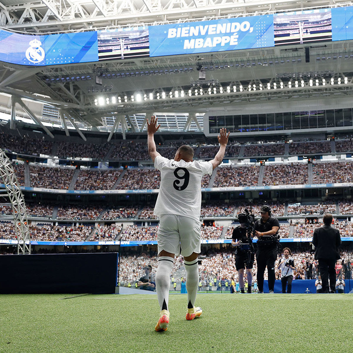 Azteca Soccer Store | Soccer Shoes & Cleats | Soccer Store